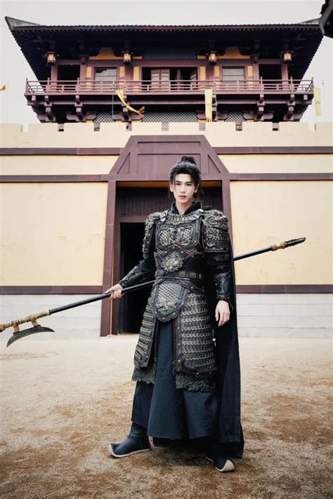Portrait Of Zhang Linghe Gallantly In Armor In The Latest Chinese Drama