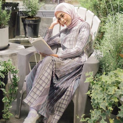 Jual Alif Modern Wear Raelyn Tunic Pleats Motif Alif X Dianty Shopee Indonesia