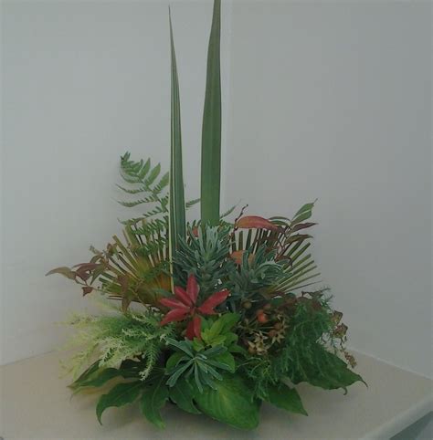 Floral Arrangement Using Only Foliage Hojas Verdes Hojas Verde