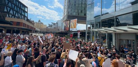 독점 허용할 이유 없다 테슬라 뉴욕 5개 매장 문닫나 직접 판매 금지 법안 발의