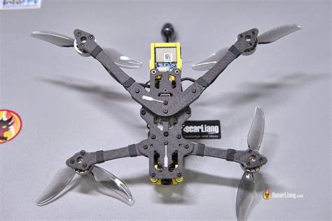 Review Darwinfpv Foldape4 The Compact Yet Foldable 4 Inch Fpv Drone