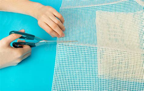 Anti Slip Underlay To Prevent Rugs From Moving Rubber Mesh For Placing