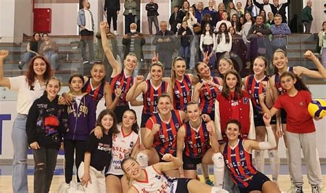 TED Ankara Kolejliler evinde kazandı 1 Lig Kadın Mintonette