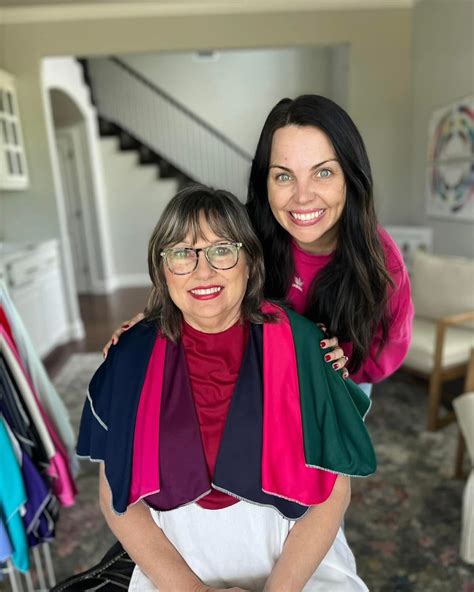 Hoc Ashley Basquez • Color Analysis• Image Stylist Houseofcolour Ashleybasquez • Instagram