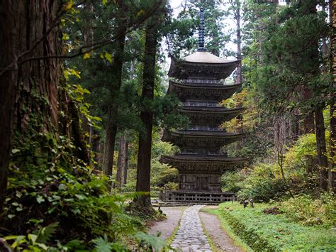 羽黒山 五重塔 （国宝） つるおか観光ナビ