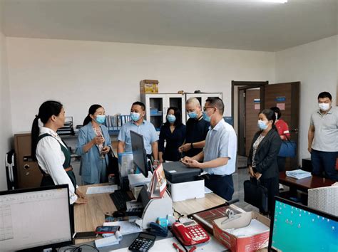 玉林市统计局党组书记、局长符征旭率队开展企业电子统计台账和统计数据生产（采集）流程规范标准试点调研工作生产调研