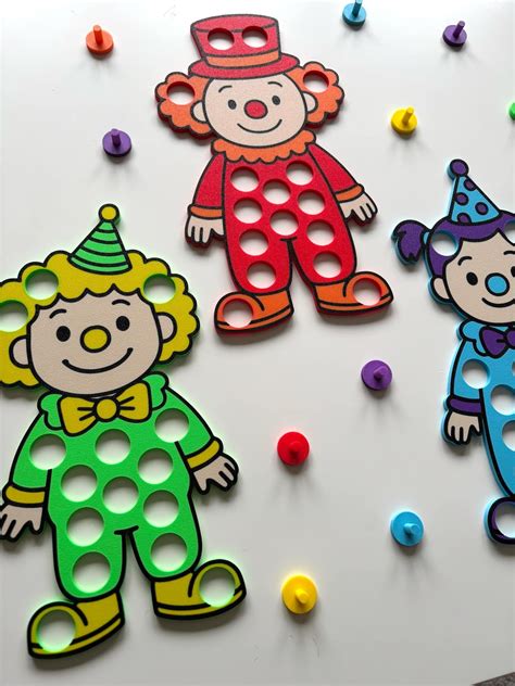 🃏 3 Motor Skills Boards With Holes From Clowns And Example Cards・ Stl