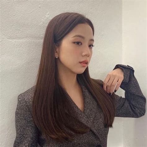 Pin di Brooke su Jisoo Celebrità