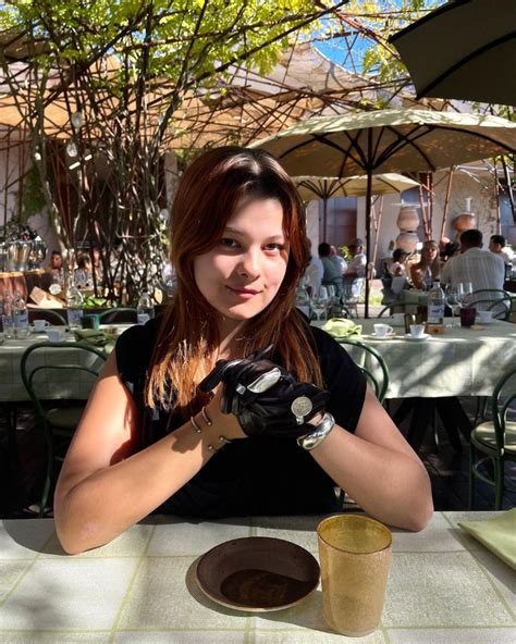 La única Hija De Alejandro Sanz Impone Tendencia En Traje De Baño