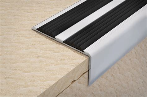 Nez De Marche Descalier Pour Plancher Flottant Et Vinyle Options Et