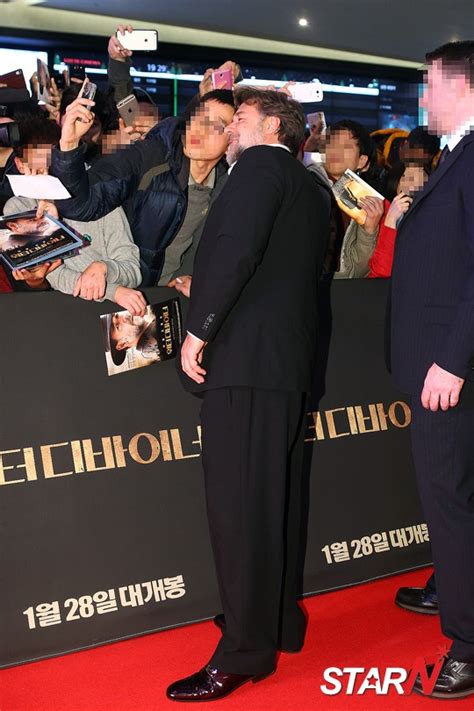 [포토] 러셀 크로우 레드카펫 위 월드스타 파이낸셜뉴스