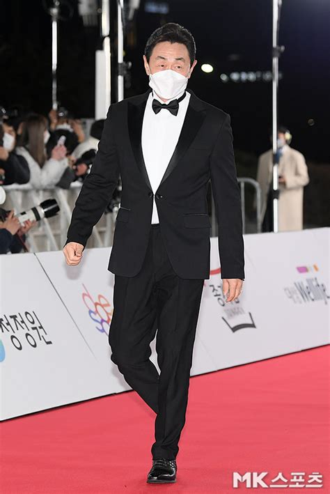 허준호 `마스크는 필수` Mk포토 Mk스포츠