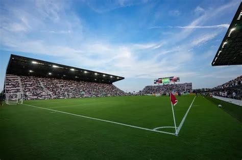 Soccer Fans Fume At Peacock Streaming Problems Watching English Premier