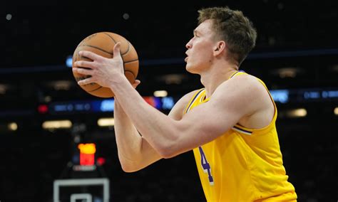 Dalton Knecht Plays 16 Minutes In Nba Debut For Lakers
