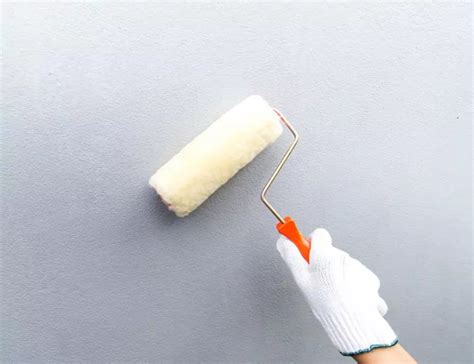 Как да премахнем петна от латексова стена