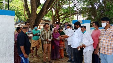 Former Mla Mk Somashekar Extends Helping Hand Star Of Mysore