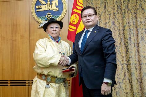 Шадар сайд Ө Энхтүвшин талархал илэрхийлэв