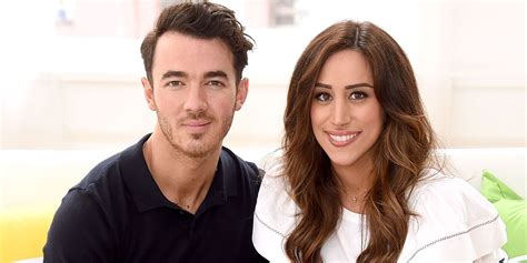 Who Is Danielle Jonas Kevin Jonass Wife Is A Nj Based Jewelry Designer