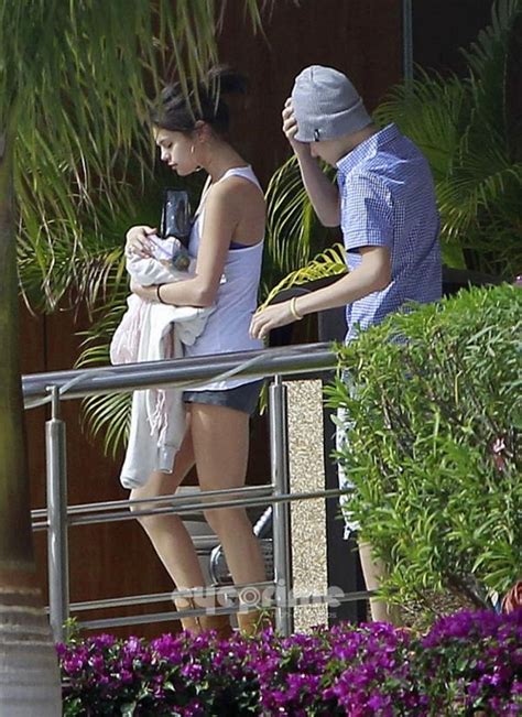 Mis Idolos Stars Justin Bieber And Selena Gómez Hacen Tour En