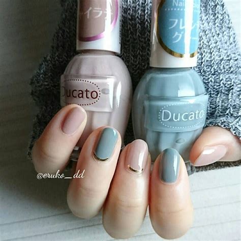 ベージュ×ブルーグレーネイル💅 またまたducato塗っただけです 私の中ではチャイラテも神カラー ＊ ＊ Ducato