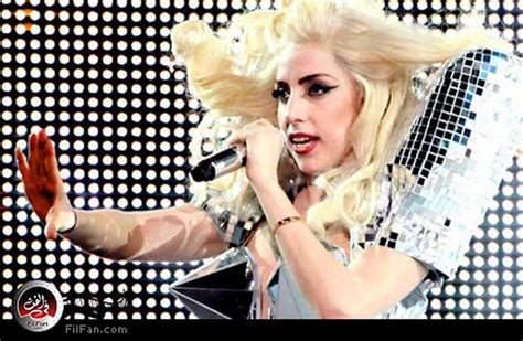 ليدي جاجا تتعرى تماما من أجل عطرها الجديد ألبوم في الفن