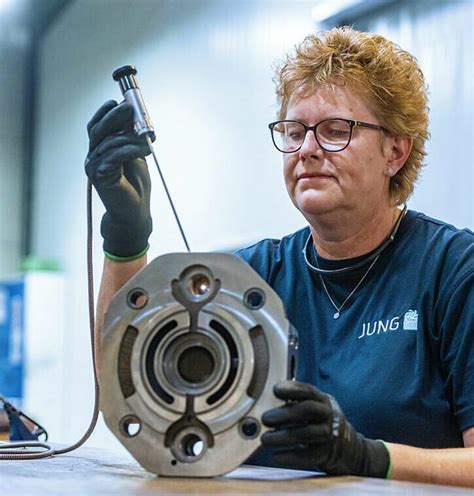 Jung Cnc Liefert Die Teile Und Alles Was Dazugehört