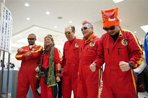 写真：南部虎弾さん通夜「ドッキリみたいに起き上がってくるんじゃないか」 メンバーが胸中語る 東スポweb