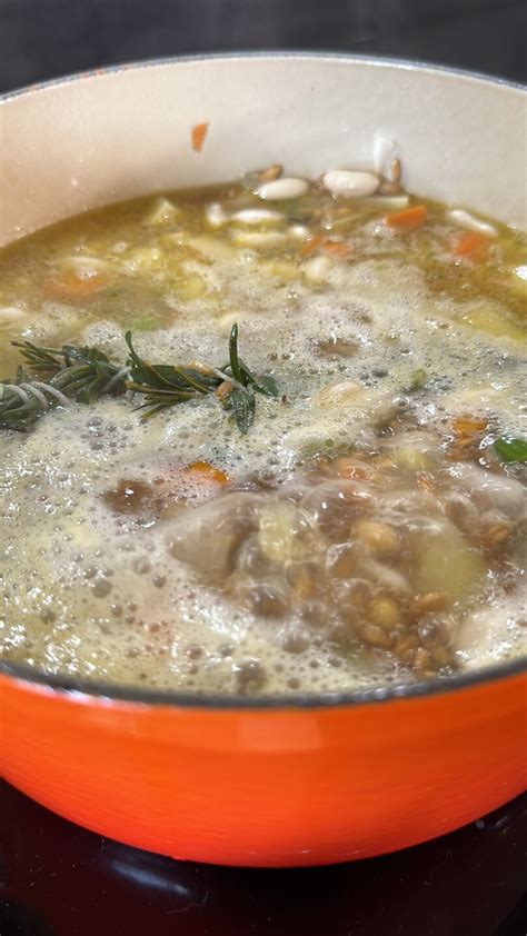Zuppa Di Farro E Legumi Una Famiglia In Cucina