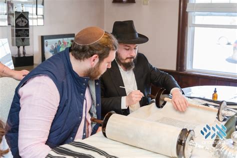 New Haven Welcomes New Torah In Memory Of R Aaron Levitansky