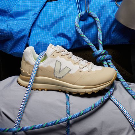 Vegan Fitz Roy Trek Shell Gravel Pierre Almond Sneakers Eco Friendly Veja Inspired Design
