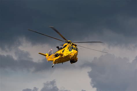 Raf Waddington을 출발하는 로얄 에어 포스 웨스트 랜드 씨 킹 헬리콥터 Department Of Defense에 대한