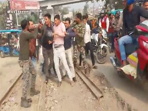 Bihar Crime Paan Shopkeeper Shot Dead In Begusarai On Dispute Of