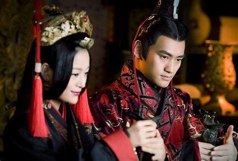 赢政是谁的儿子（现代人为什么叫秦始皇为嬴政，而把他的儿子叫扶苏和胡亥？） 人物集