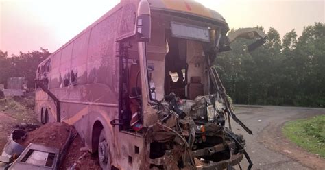 Bus Hits Truck In Odishas Jajpur District 2 Killed 20 Injured