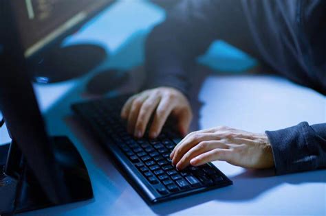快递客服出售大量用户信息获利24万，检察机关展开“三责”同追 赛宇国际物流