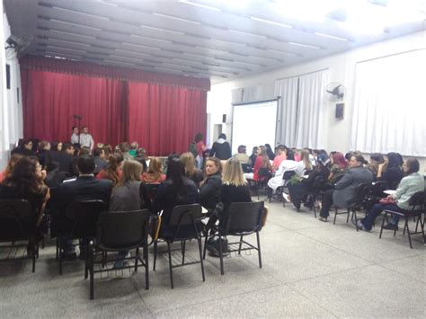 Conselheira do Coren SC aborda conduta ética em Seminário para alunos