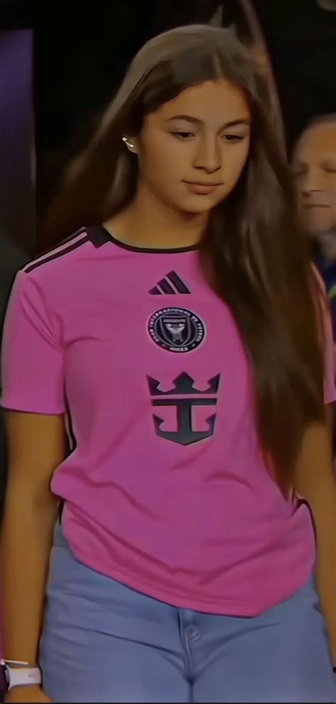 Delfina Suarez R Latinas