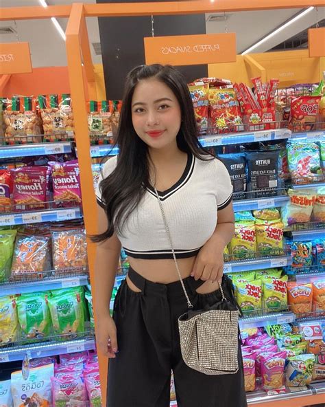 Cewek Cantik Montok Putih Mulus Malaya Pict