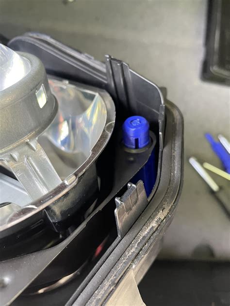 Stl File Bmw E39 Headlight Clip 💭 ・3d Printer Design To Download・cults