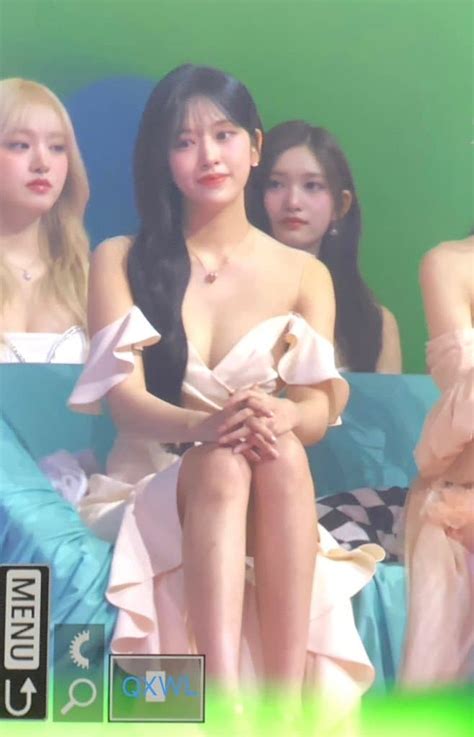 어제자 2023 Mma 미모 레전드 찍은 아이브 안유진 여신 드레스 가슴골
