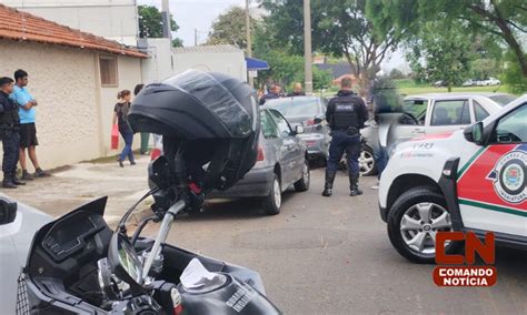 Motorista perde controle da direção e bate em outros três carros que