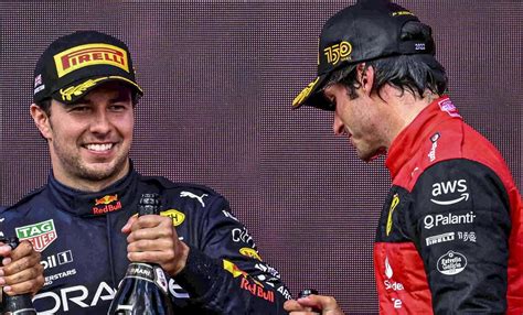 Checo Pérez felicitó de manera épica a Carlos Sainz en Silverstone