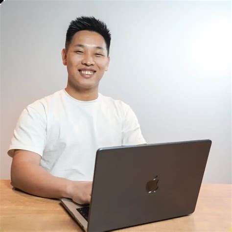 Full Stack Marketer Myanmar Digital Marketing And Hubspot Trainer