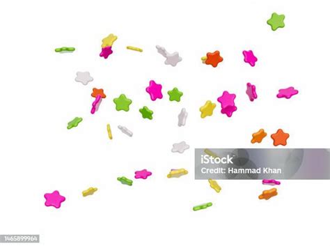 별 모양 다채로운 3d 뿌리는 흰색 배경 3d 그림에 설탕 떨어지는 스프링클 색 설탕에 대한 스톡 사진 및 기타 이미지 색 설탕 3차원 형태 뿌리기 Istock