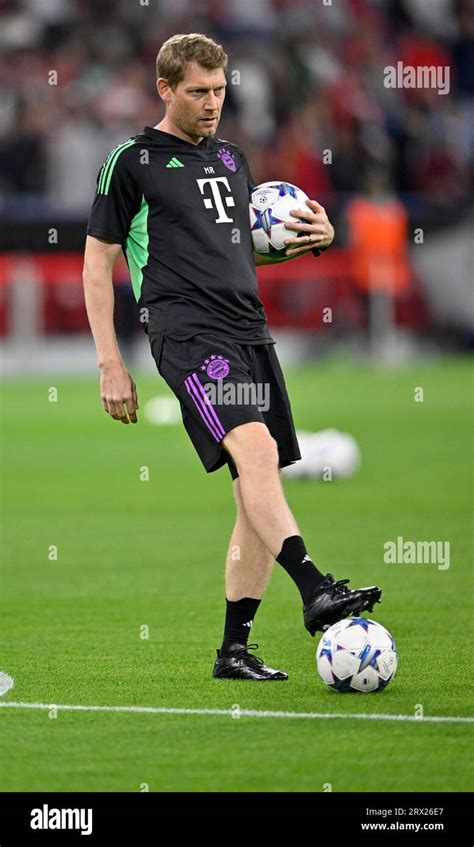 Goalkeeper Coach Michael Rechner Fc Bayern Munich Fcb On The Ball Champions League Allianz