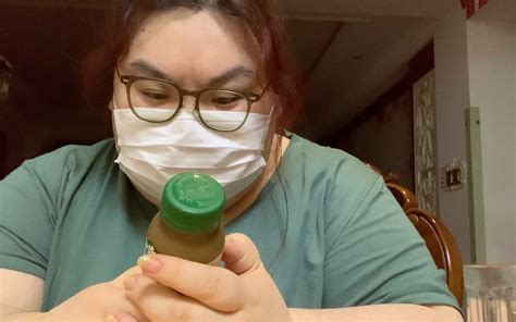 减肥日记长得太丑就不漏脸了，今天喝饮料甜甜的，腰好多了。 268斤的香香 268斤的香香 哔哩哔哩视频