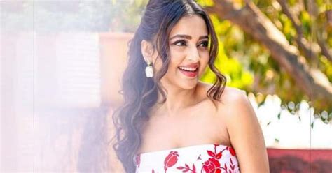 Tejaswi Prakash Hot Avatar In Floral Off Shoulder Dress Done A Bold