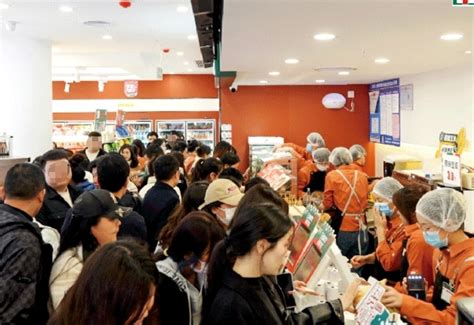 世界便利店天花板一年营收约6161亿元全球狂开4万家店 腾讯新闻