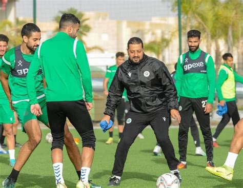 مولودية وجدة يطالب بالتحقيق مع حكام مباراة الرجاء