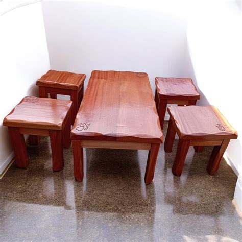 Coffee Table And 4 Stool
